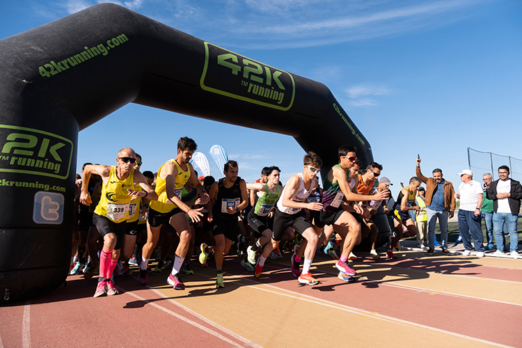 Jaouad El Bissis y Cristina Giurcanu se imponen en la XV Media Maratón ...